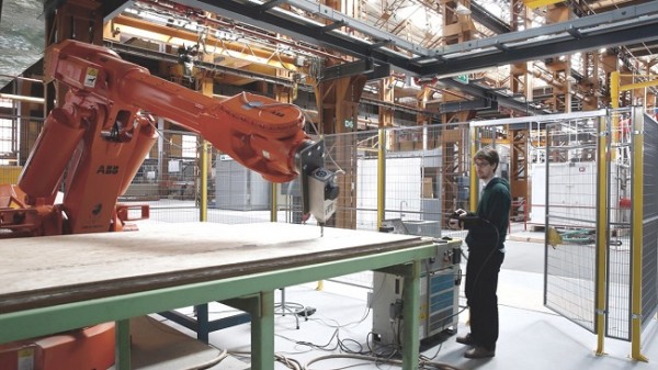 Quand la machine, le robot et l'homme s'unissent pour construire un ...