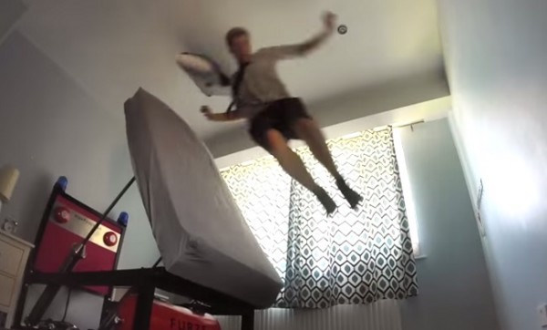 High Voltage Ejector Bed: un système pour vous éjecter du lit